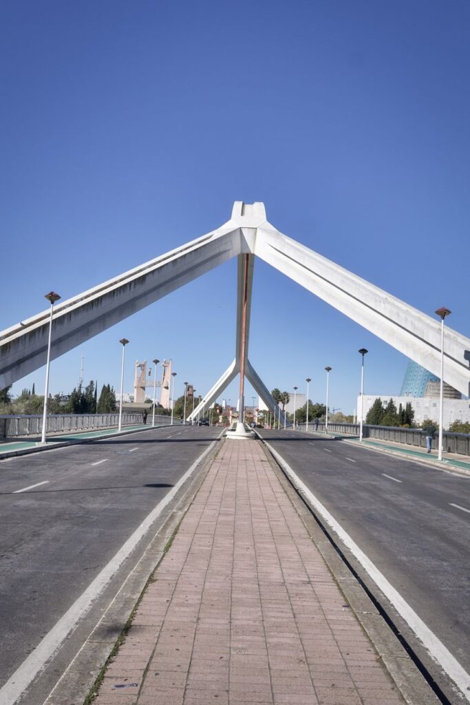 Concurso “Líneas convergentes” - Agrupación Fotográfica Contraste Variable