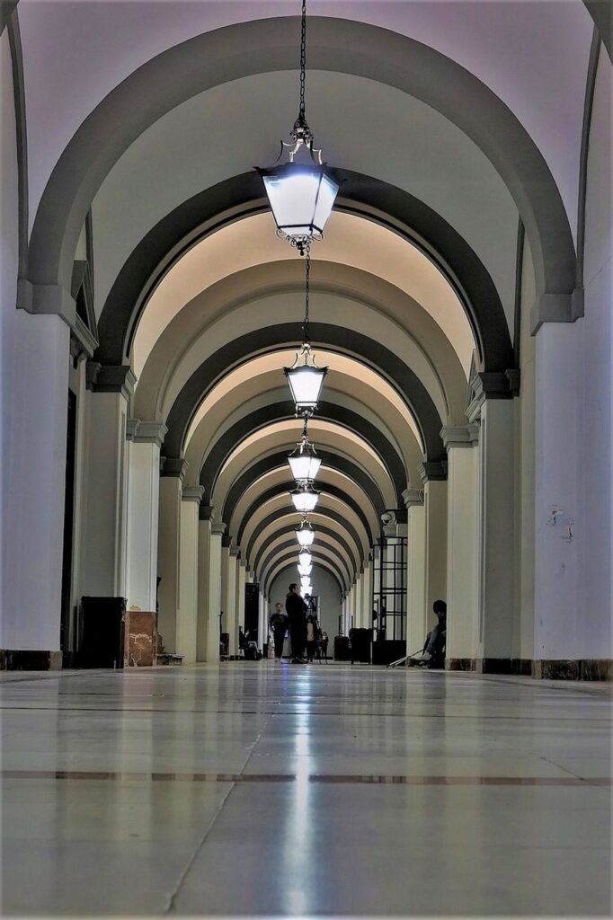 Concurso “Líneas convergentes” - Agrupación Fotográfica Contraste Variable